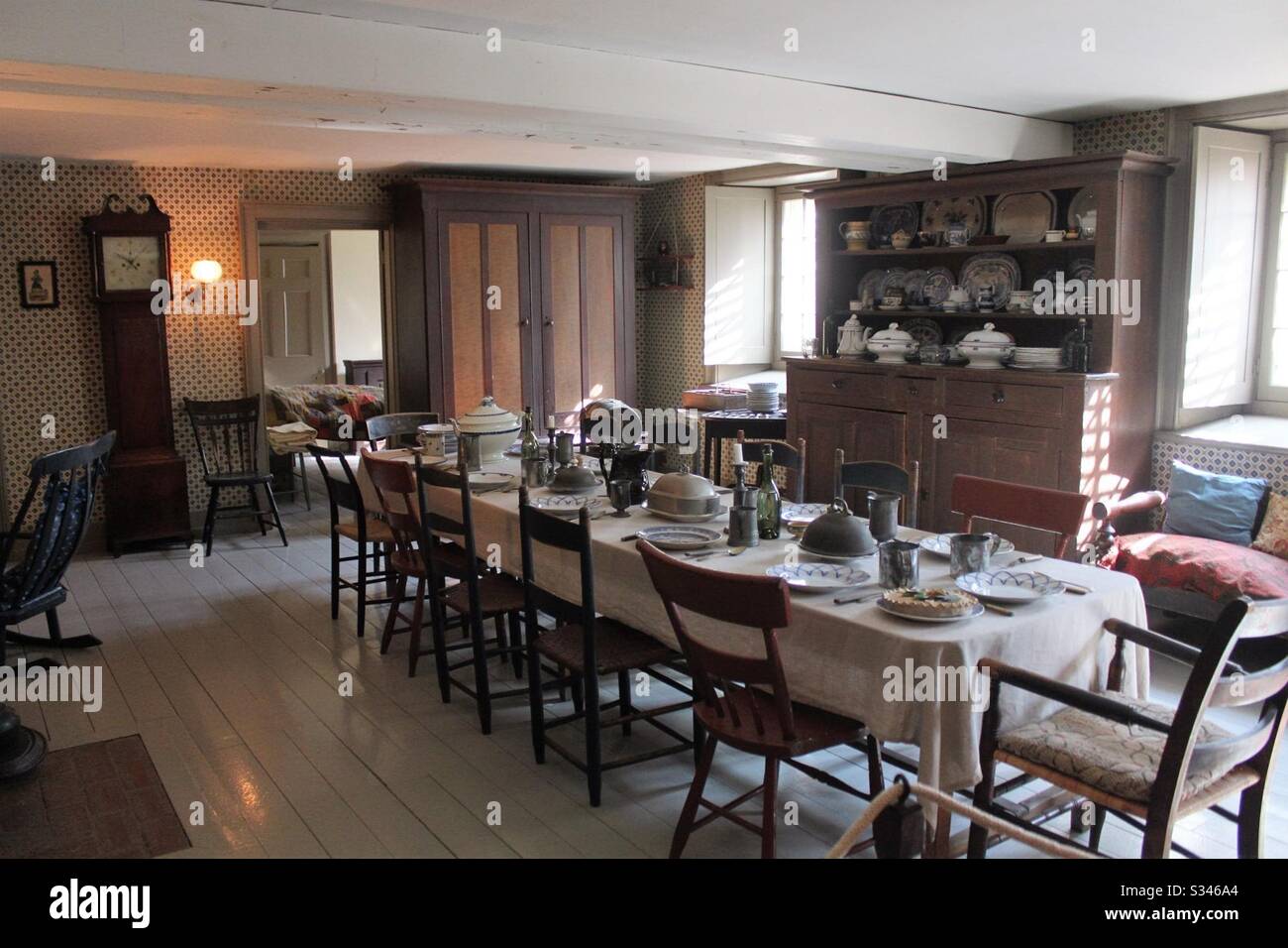 Servants table hi-res stock photography and images - Alamy