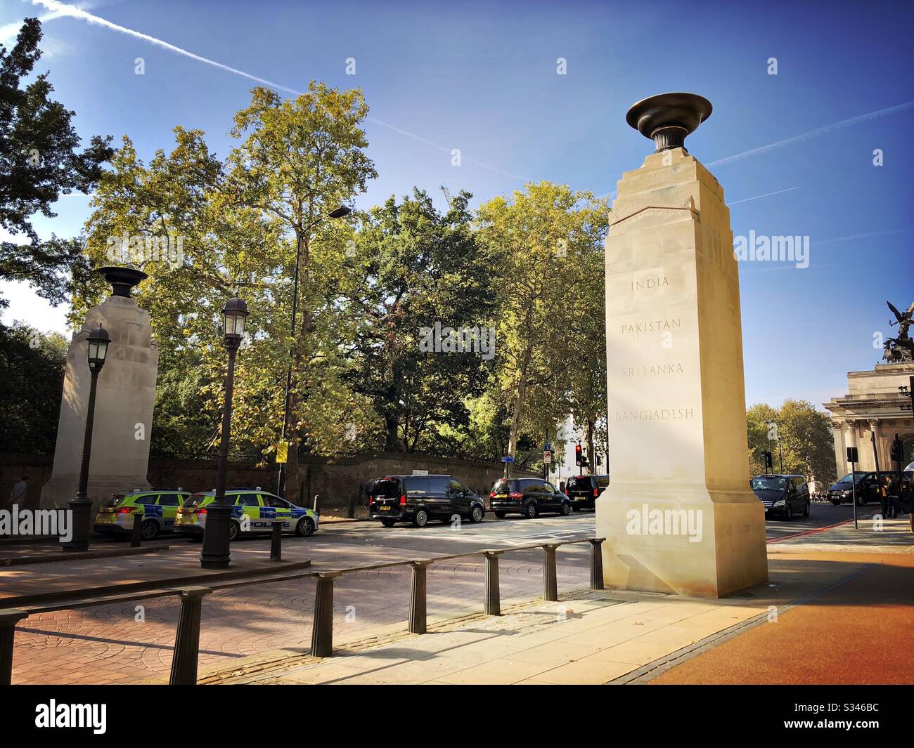Memorial gates smartphone stock photos and images - Alamy