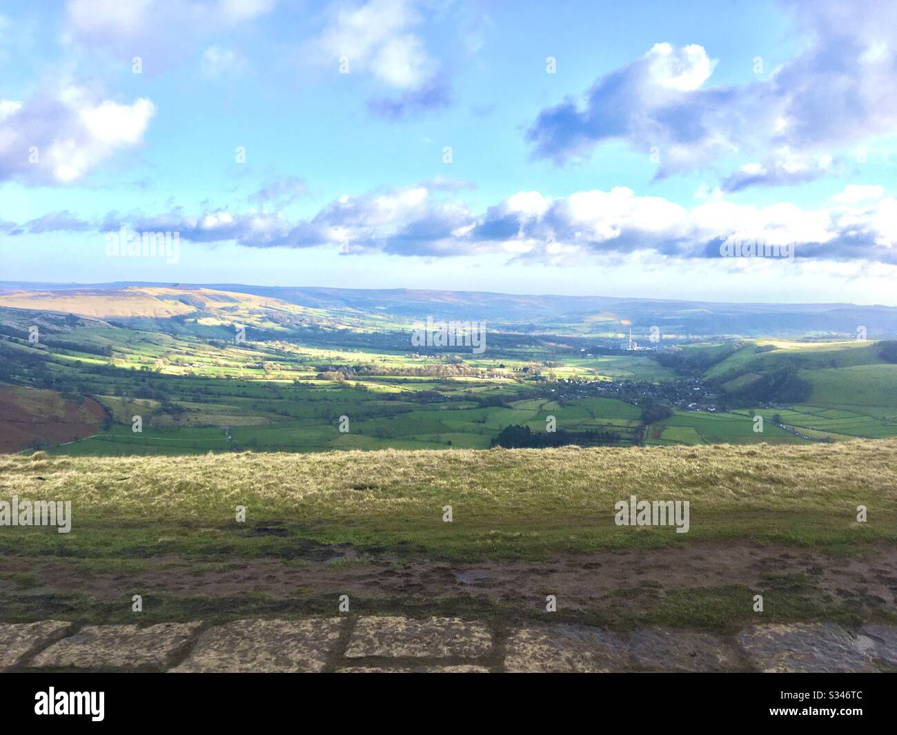 Castleton peak district hi-res stock photography and images - Alamy