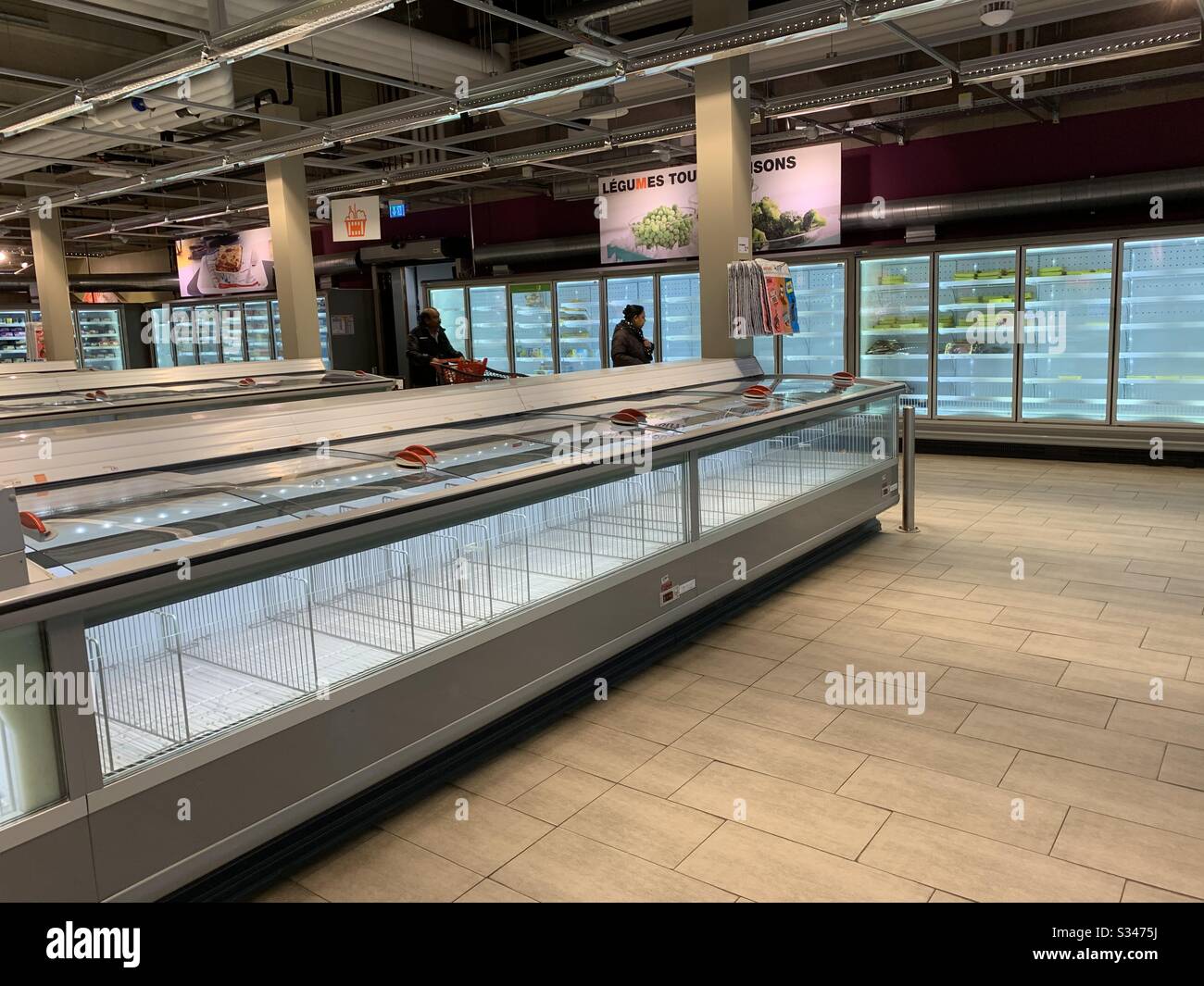 Empty freezers hi-res stock photography and images - Alamy