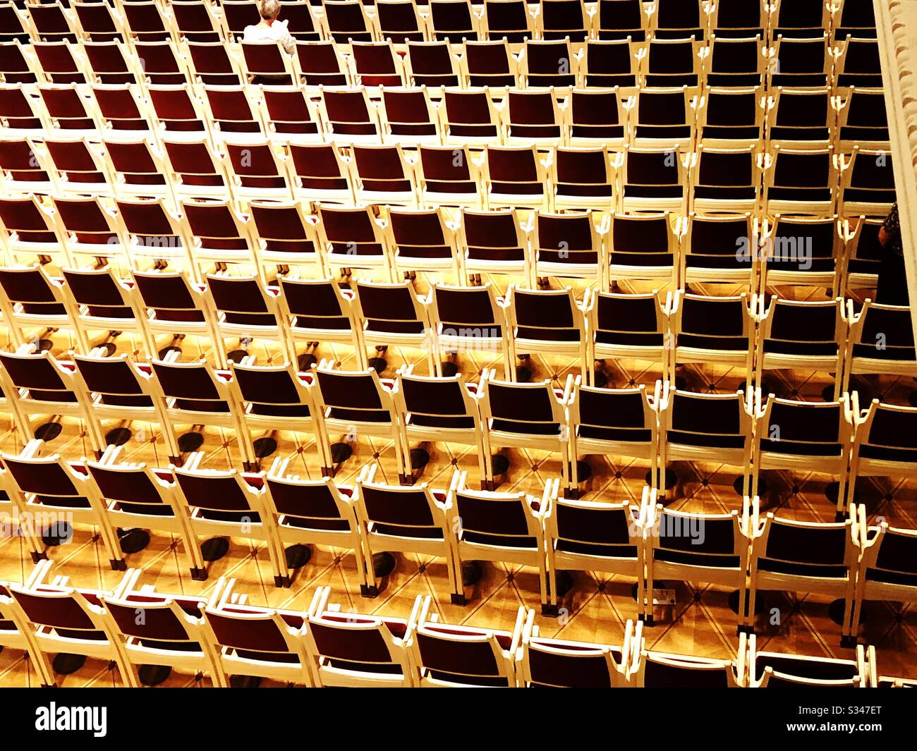 Full seats hi-res stock photography and images - Alamy