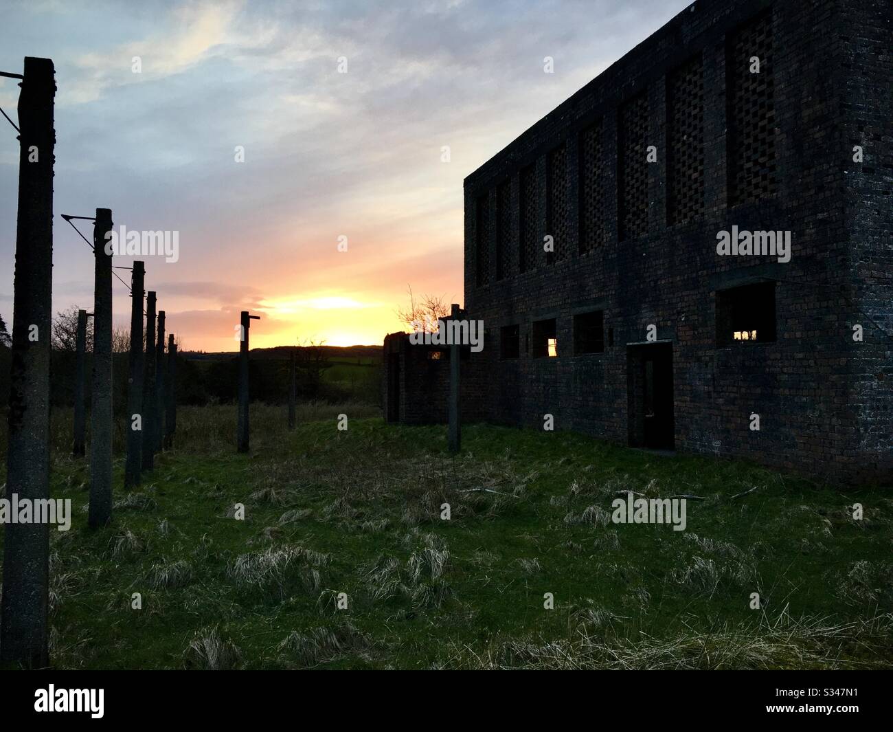 Abandoned ww2 building hi-res stock photography and images - Alamy