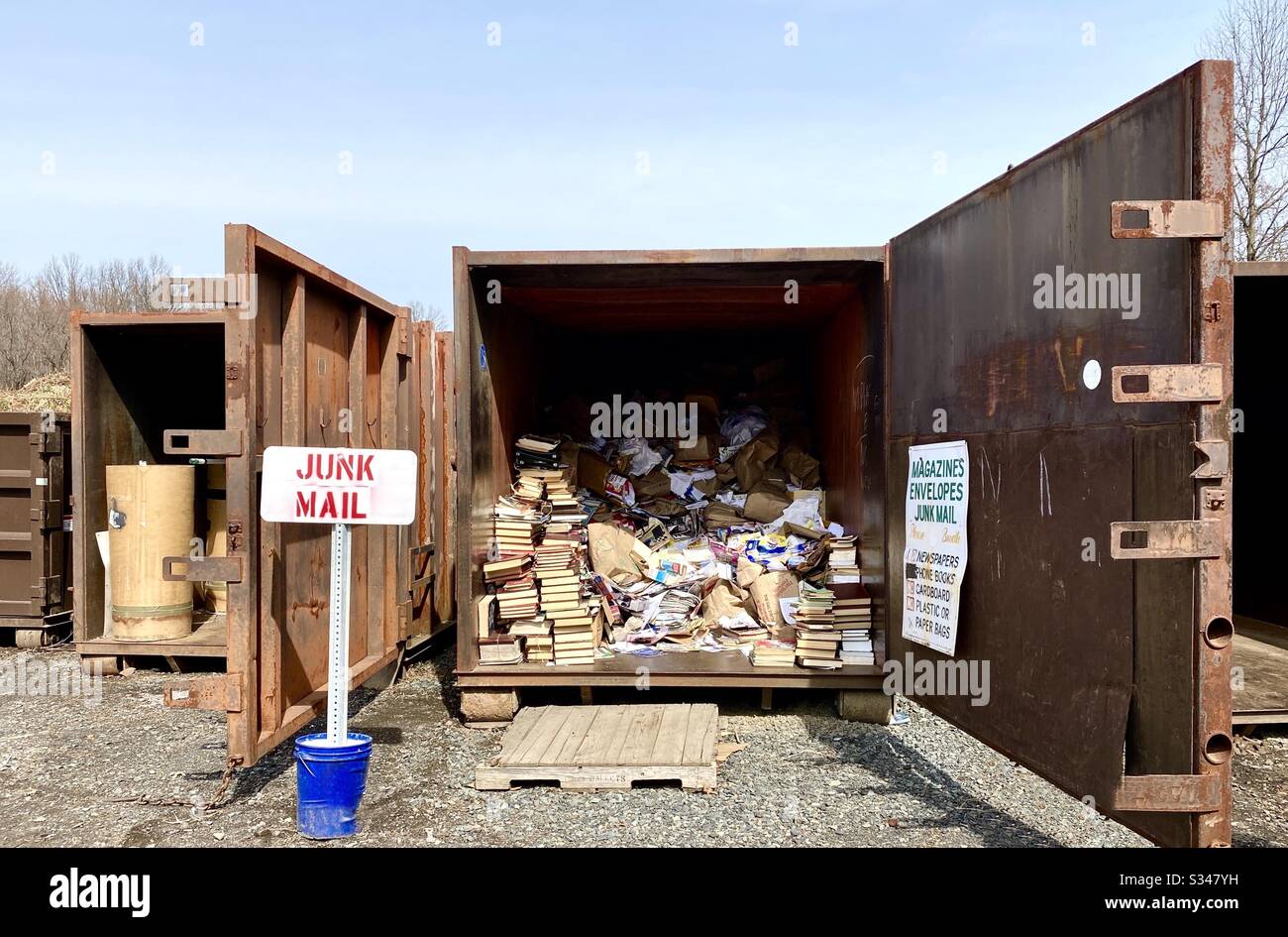 Green environment hi-res stock photography and images - Alamy