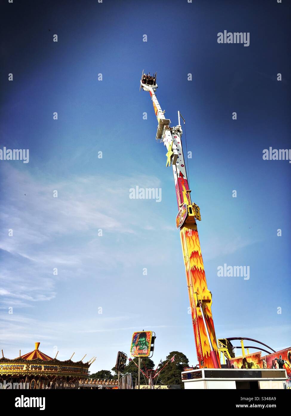 Pendulum amusement ride hi-res stock photography and images - Alamy