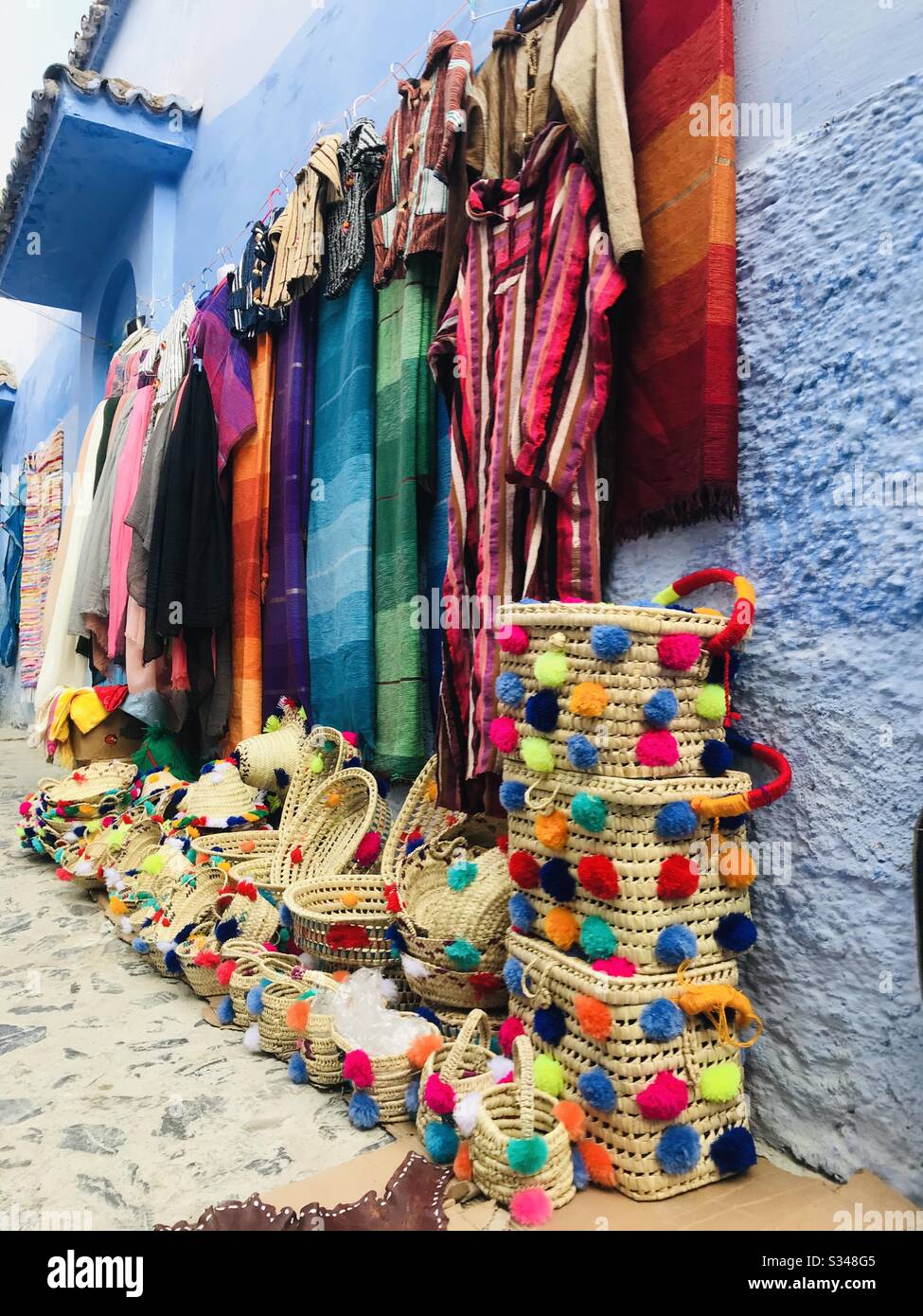 Shopping colors hi-res stock photography and images - Alamy