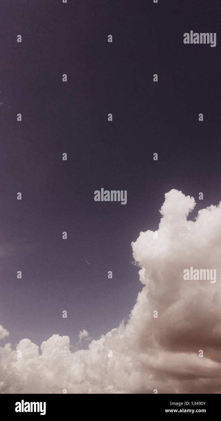 The shooting star in heaven 🌌 Stock Photo - Alamy
