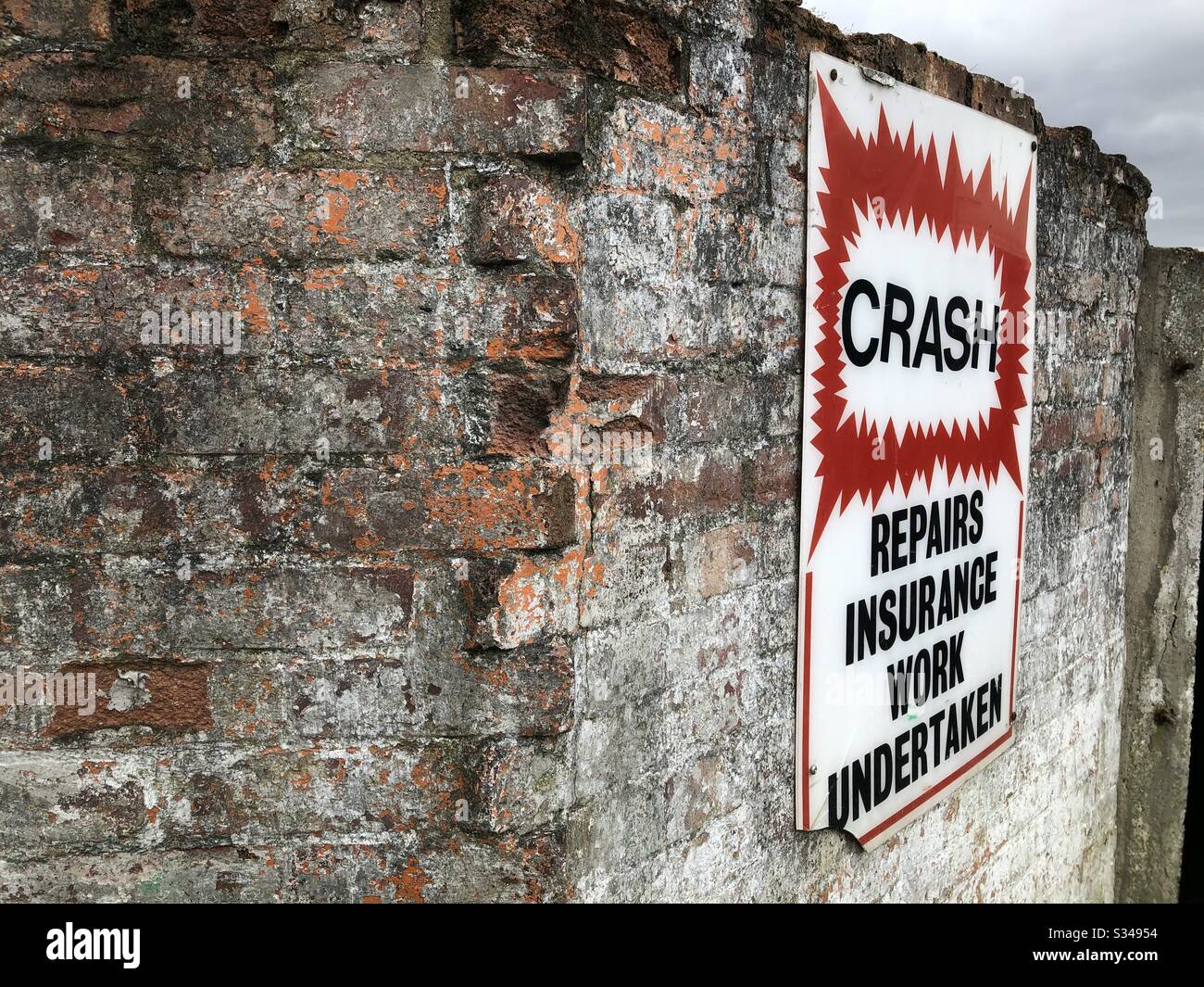 Crash sign hi-res stock photography and images - Alamy