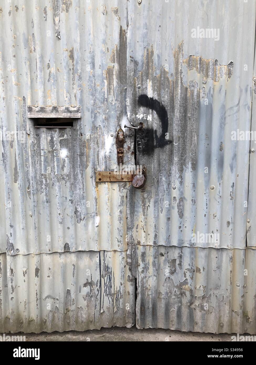 Corrugated doors hi-res stock photography and images - Alamy