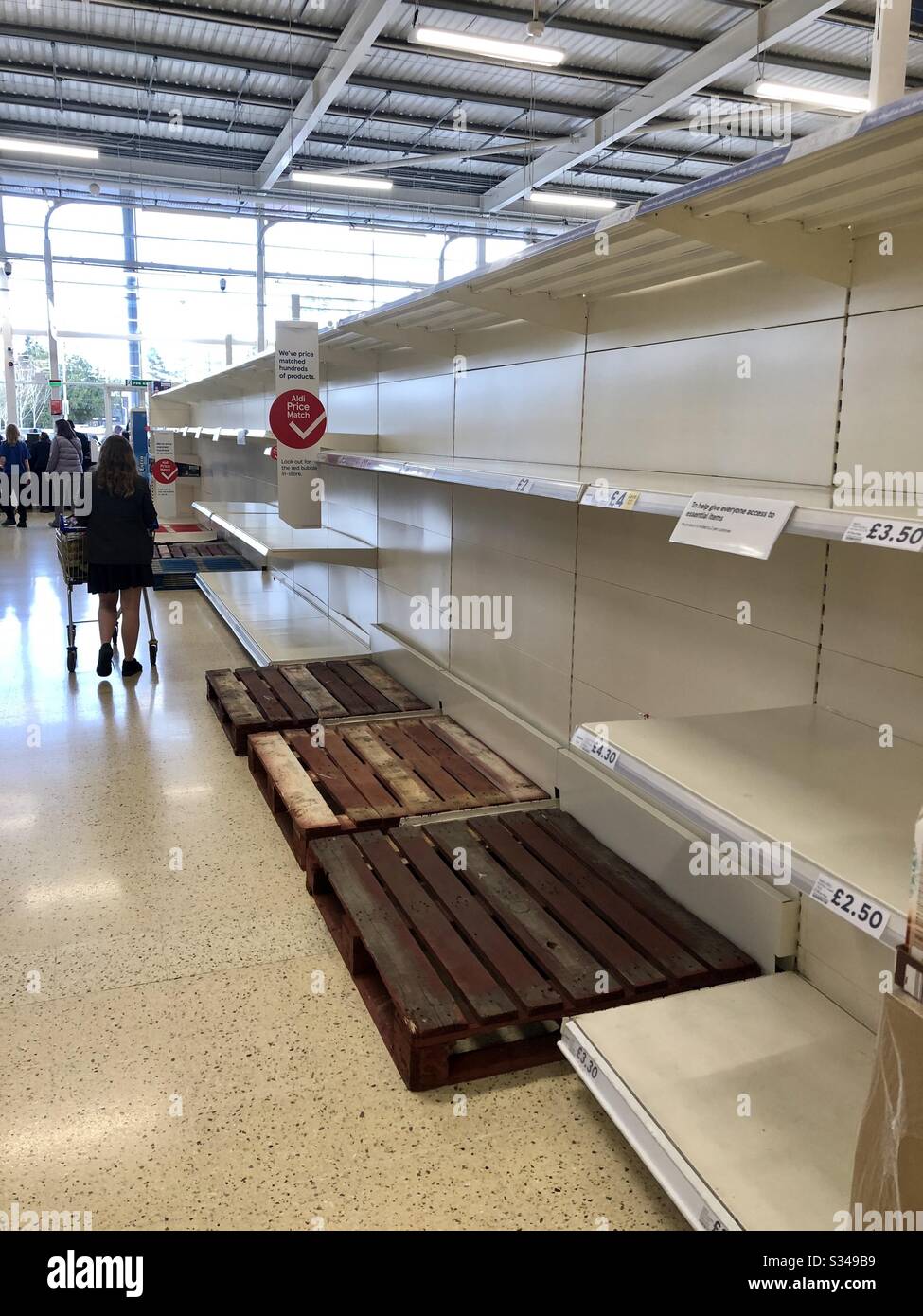 Desperate for loo hi-res stock photography and images - Alamy