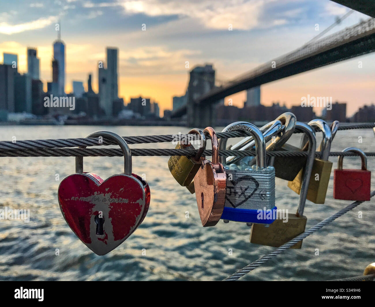 Lock bridge hi-res stock photography and images - Alamy
