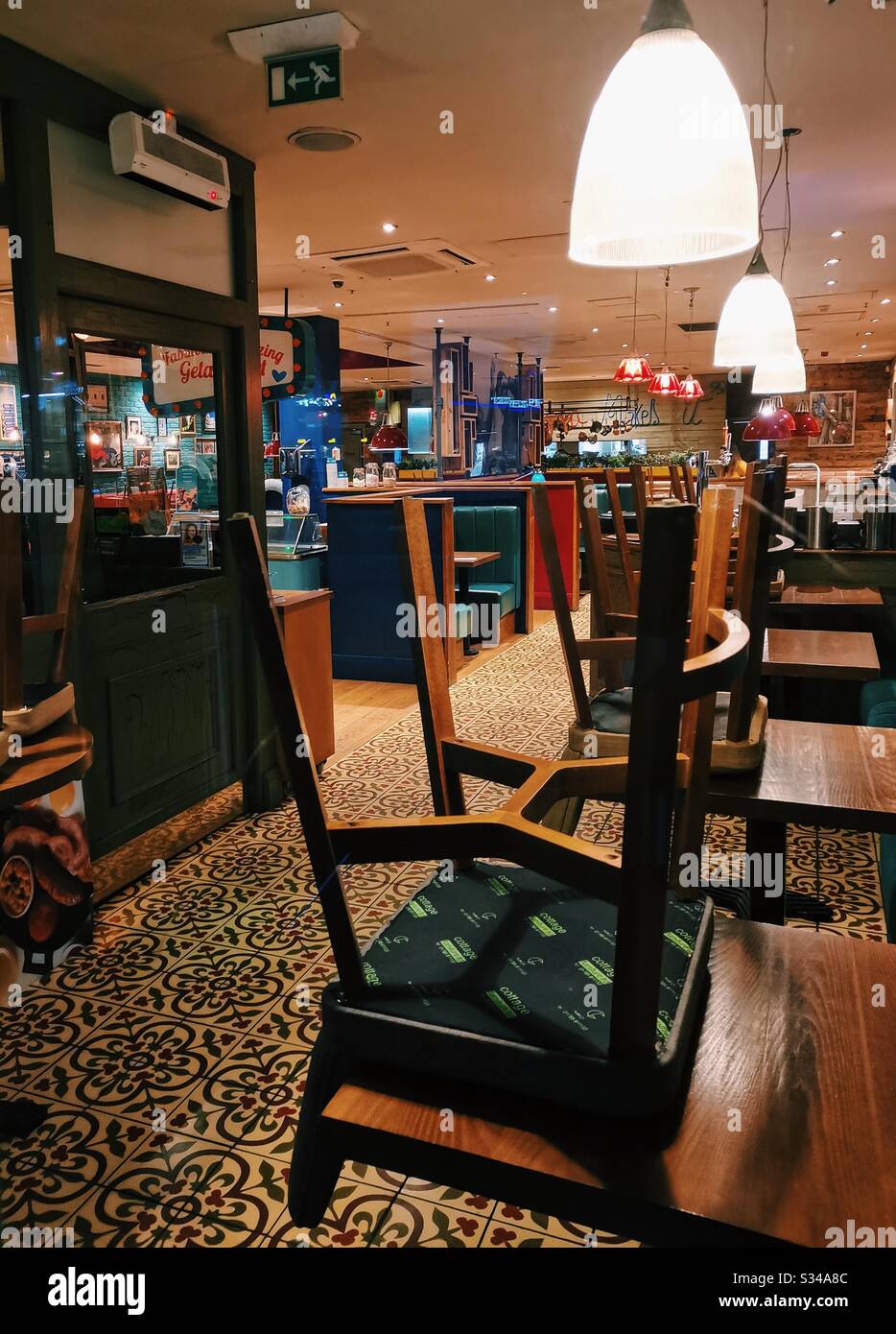 Empty Restaurant High Resolution Stock Photography and Images - Alamy
