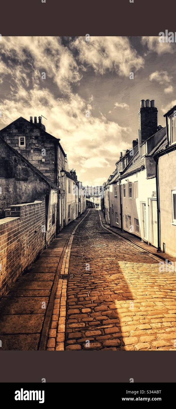 Whitby black and white hi-res stock photography and images - Alamy
