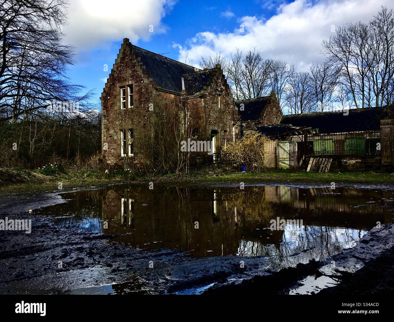 Haunted house scotland hi-res stock photography and images - Alamy