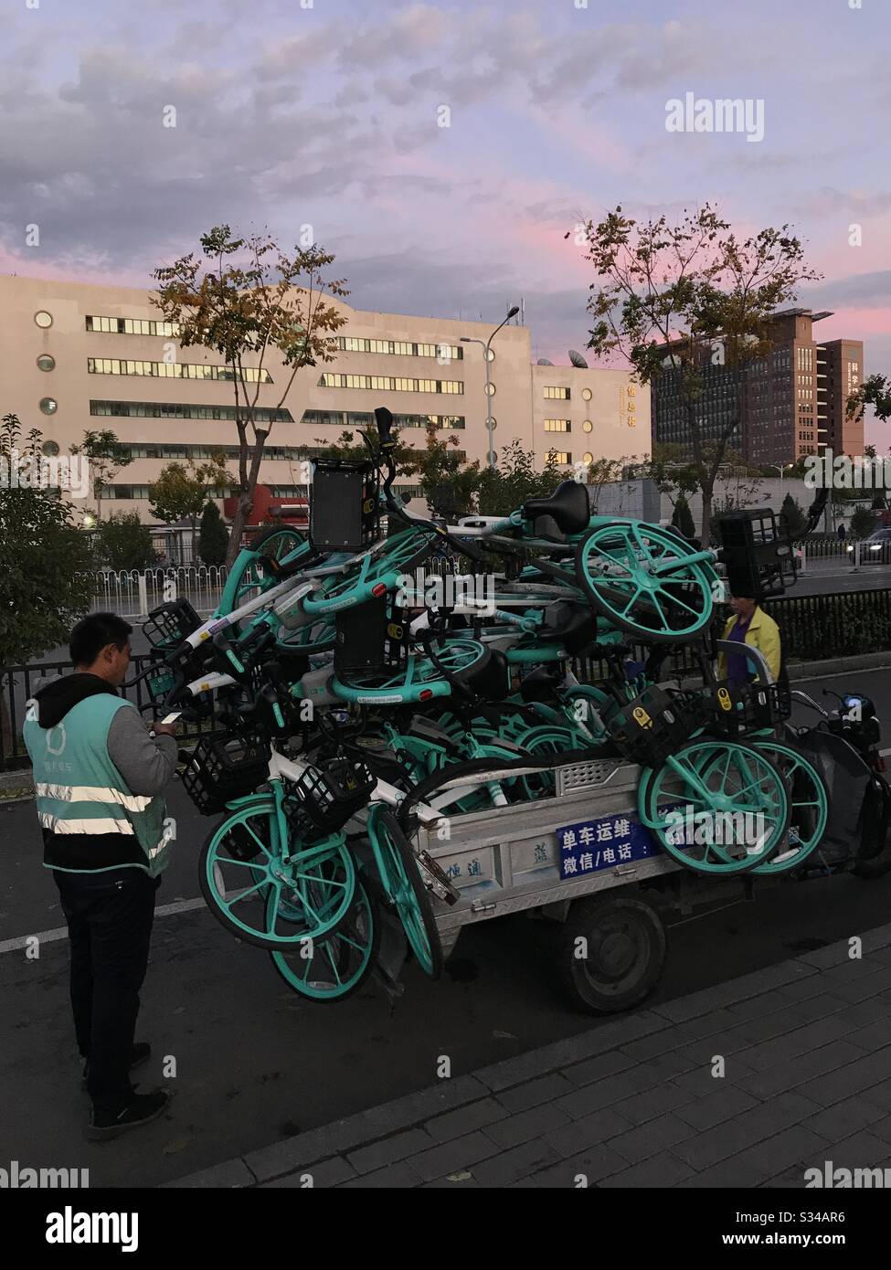 Bike rentals hi-res stock photography and images - Alamy