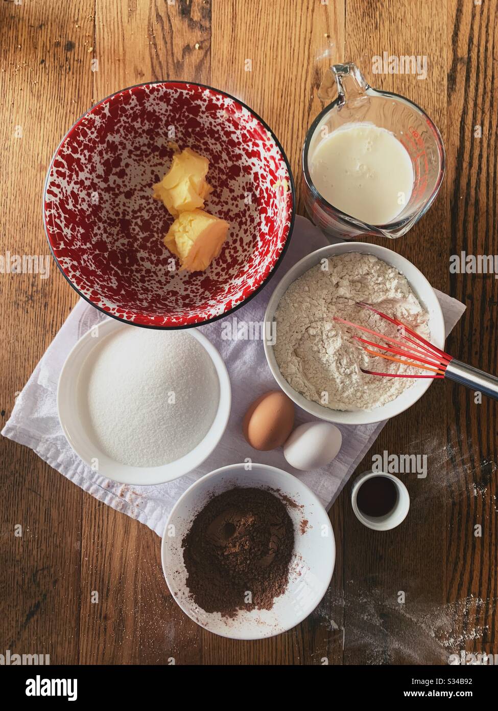 Cake ingredients hi-res stock photography and images - Alamy