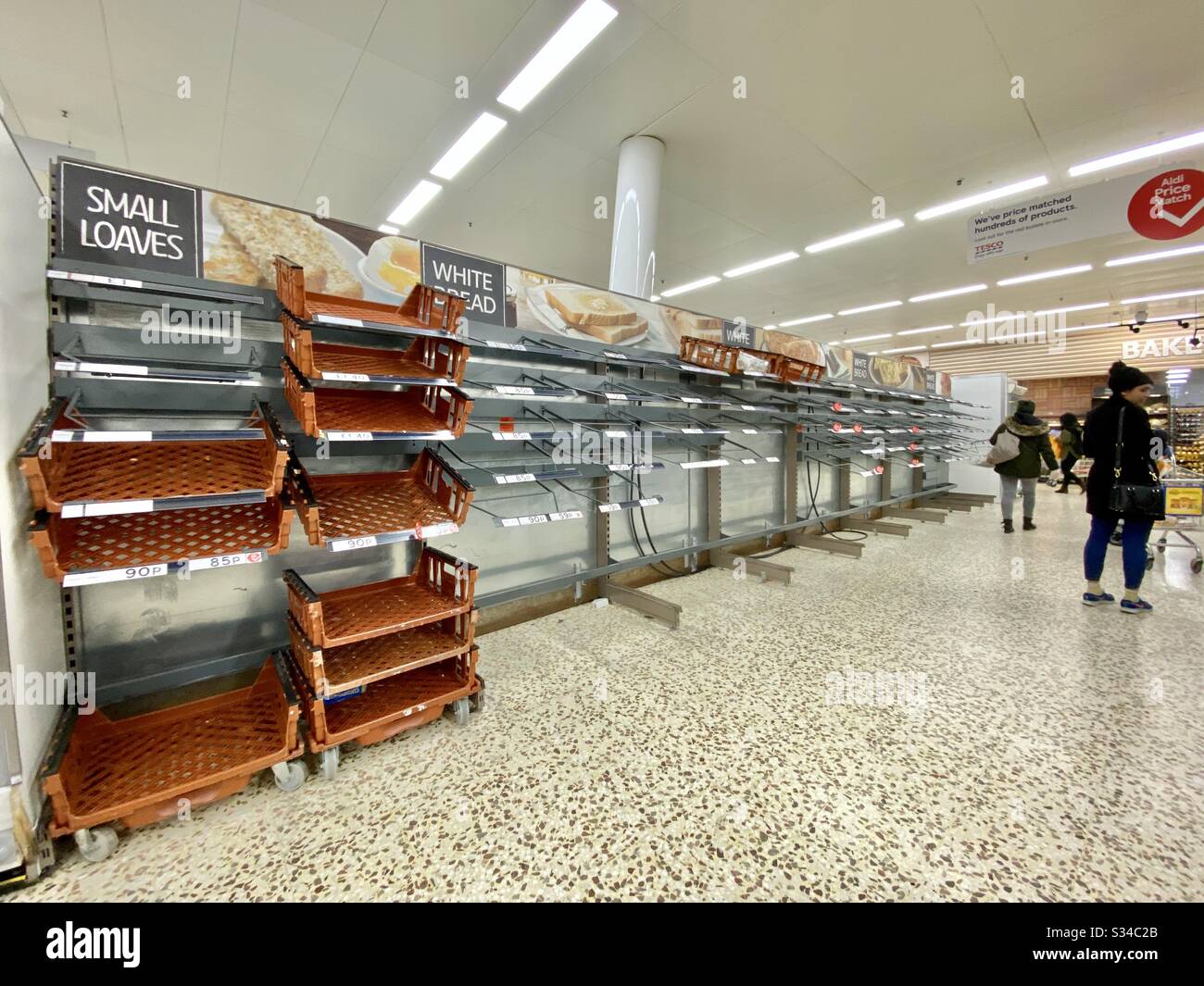 Bread sold out at Tesco supermarket in London during Coronavirus panic ...