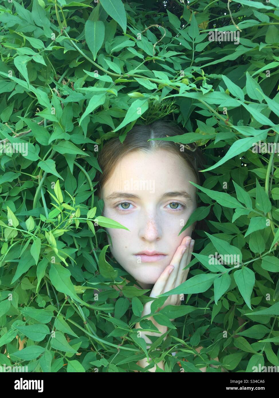 Bush woman hi-res stock photography and images - Alamy