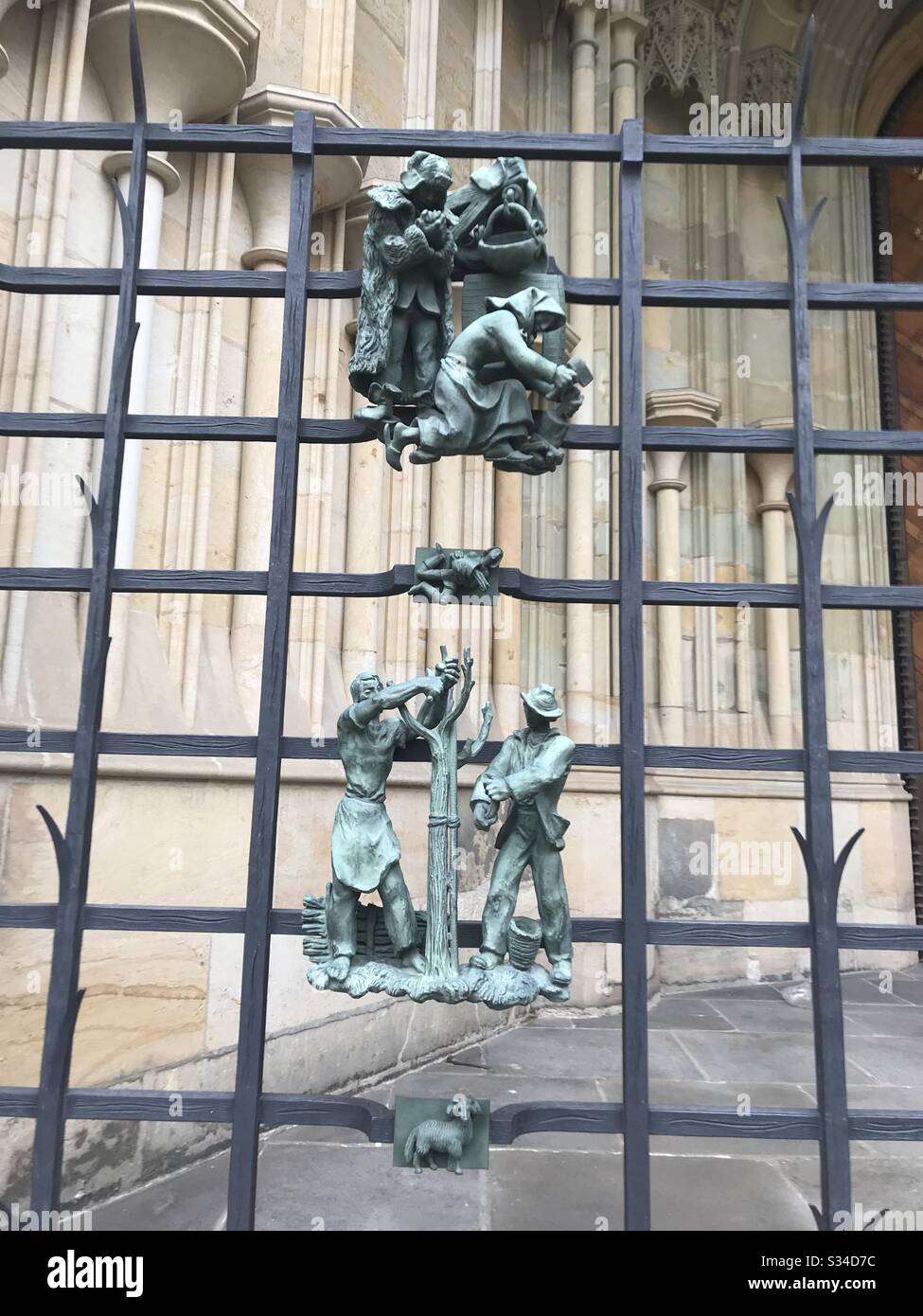 Intricate metal gate hi-res stock photography and images - Alamy