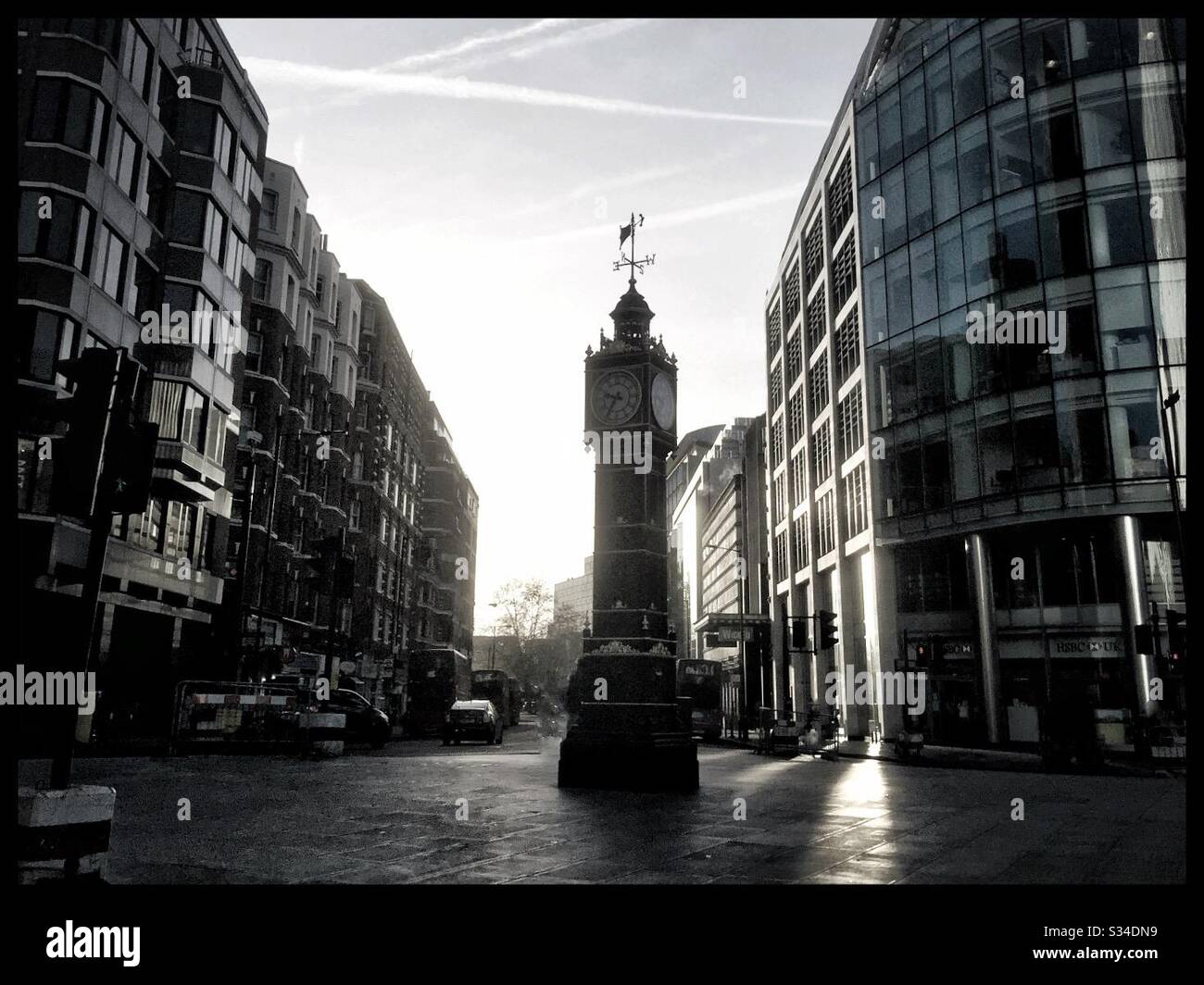 Empty streets of london hi-res stock photography and images - Alamy