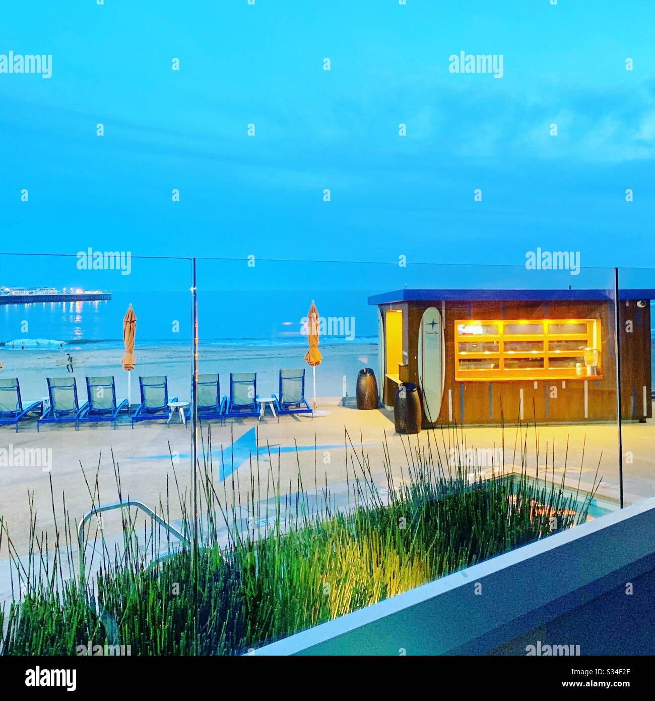 American dream bar hi-res stock photography and images - Alamy