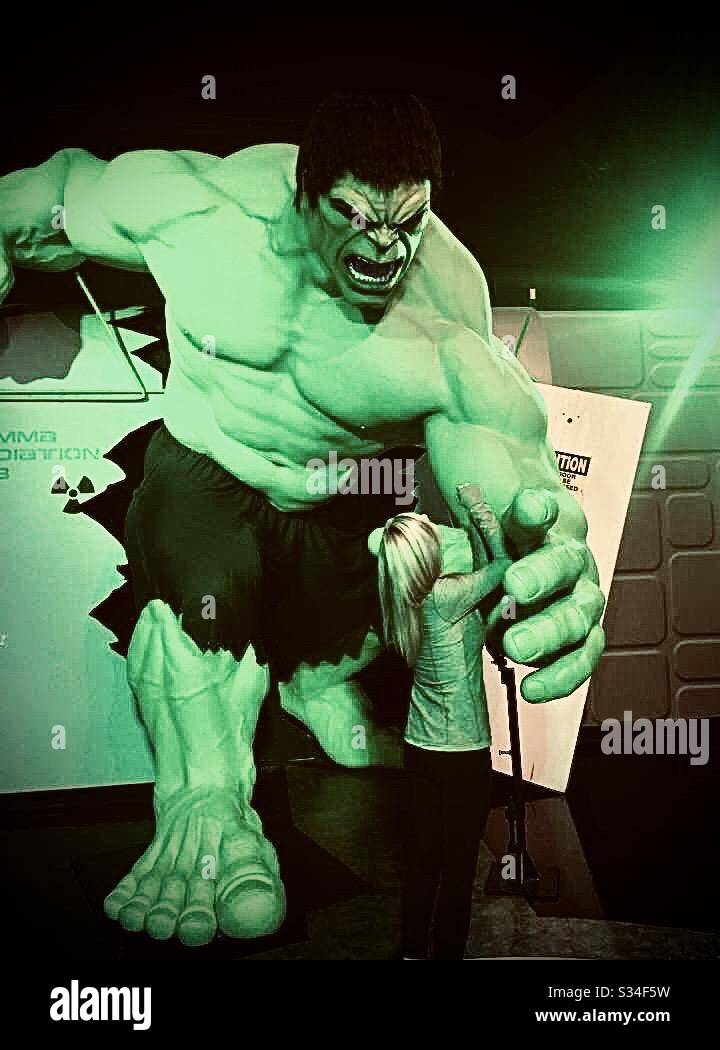 Hulk smash hi-res stock photography and images - Alamy