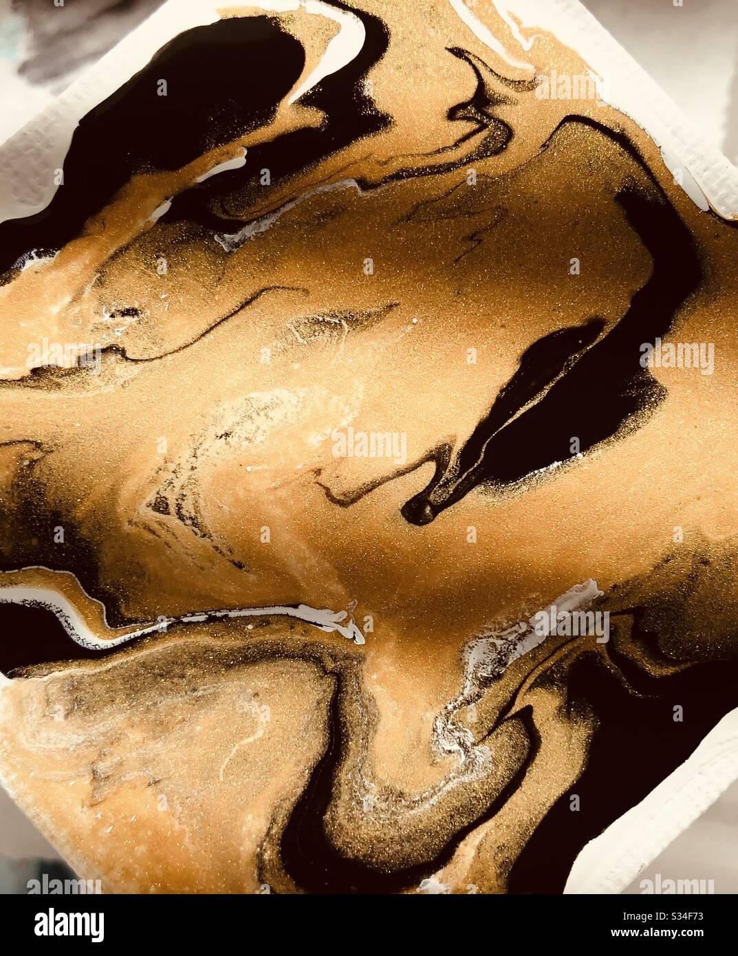 Painting drying hi-res stock photography and images - Alamy