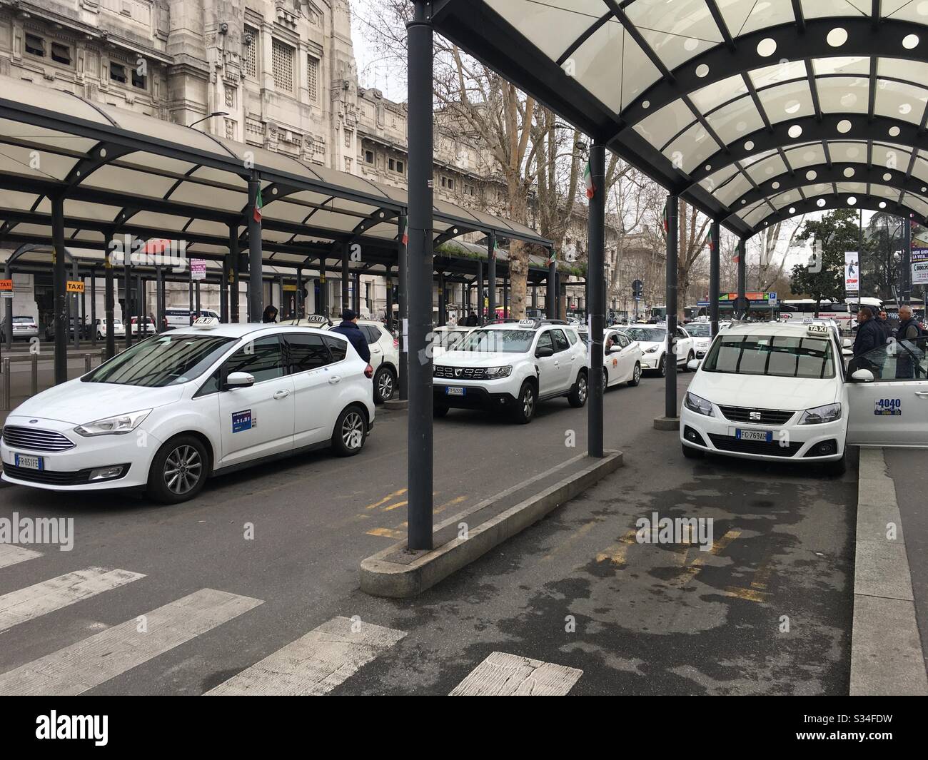 Taxi lane hi-res stock photography and images - Alamy