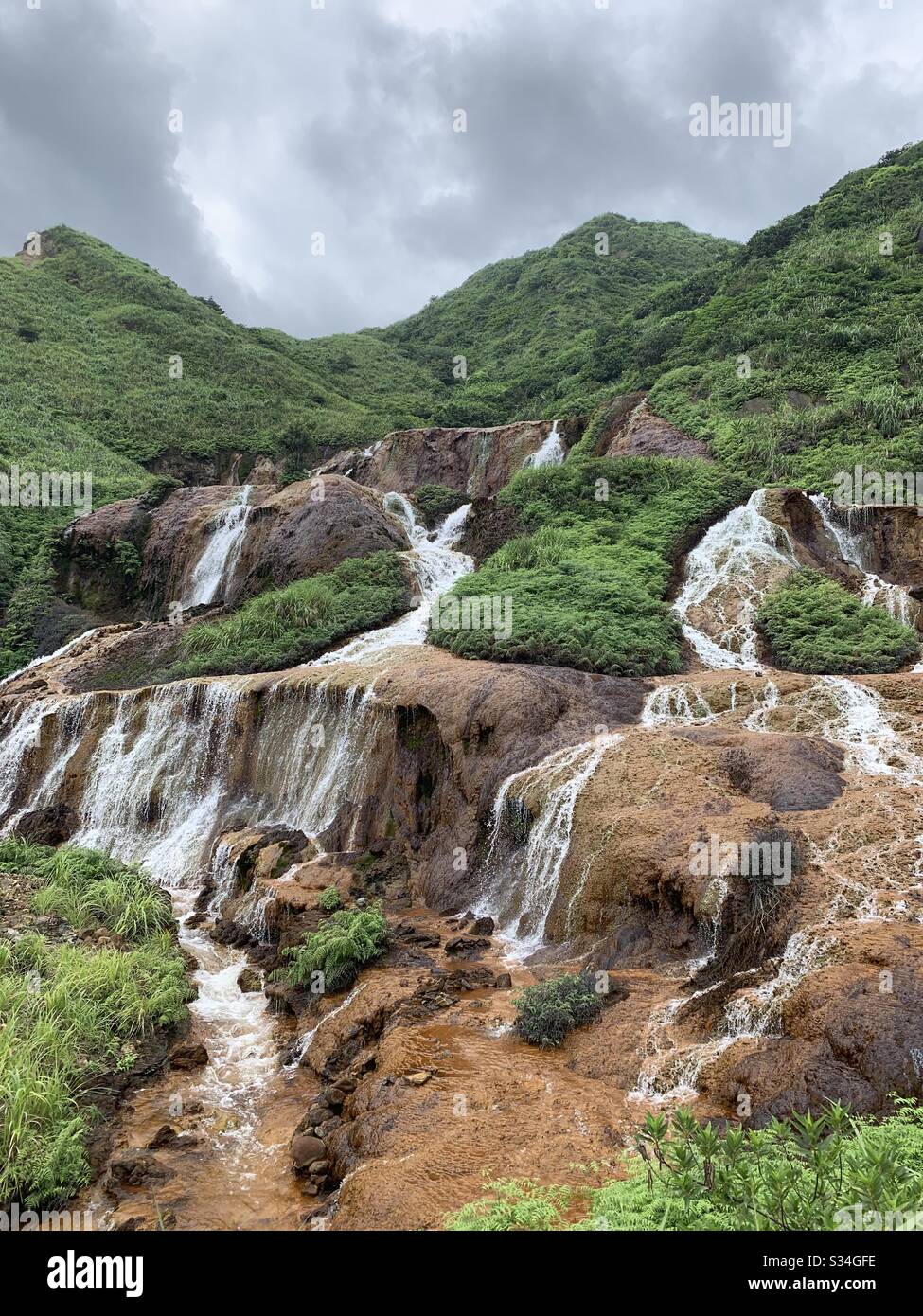 Waterfall tree hi-res stock photography and images - Alamy