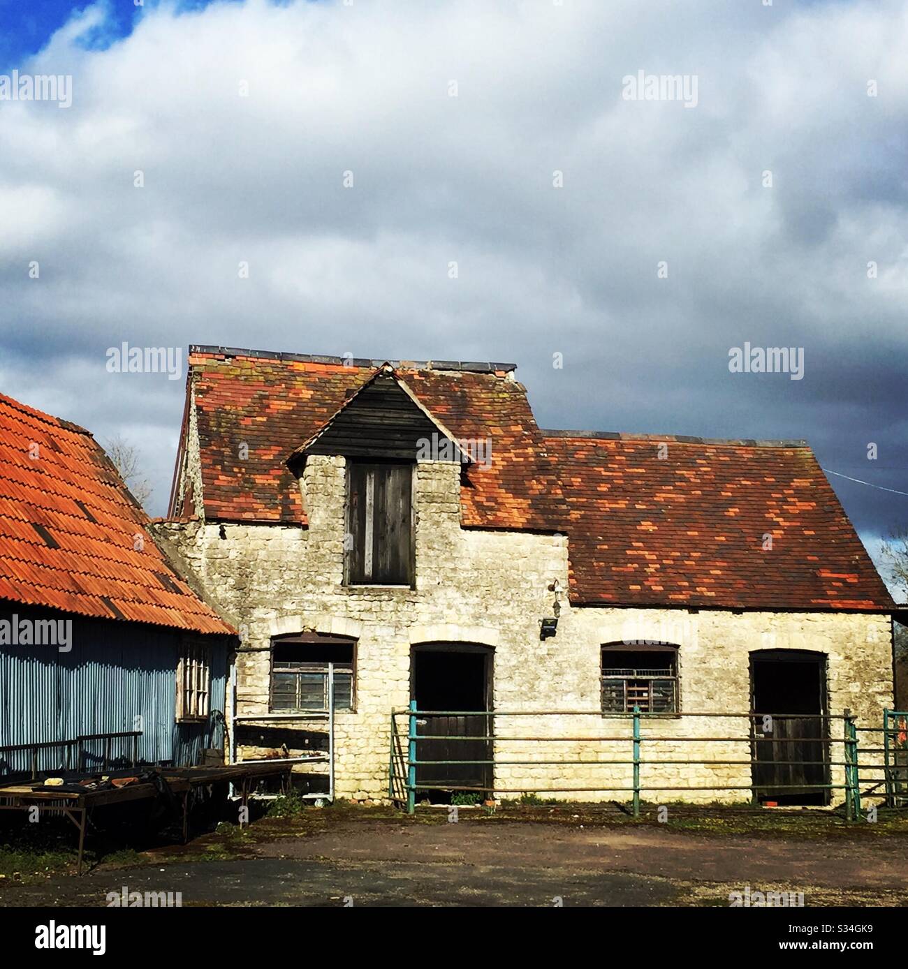 Rustic barn door stable door hi-res stock photography and images - Alamy