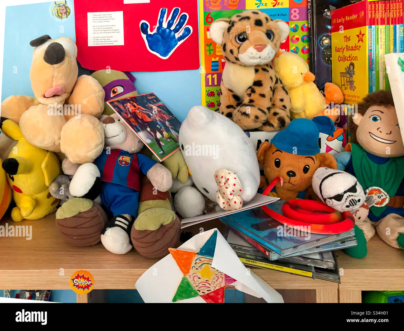 Toys shelf hi-res stock photography and images - Alamy