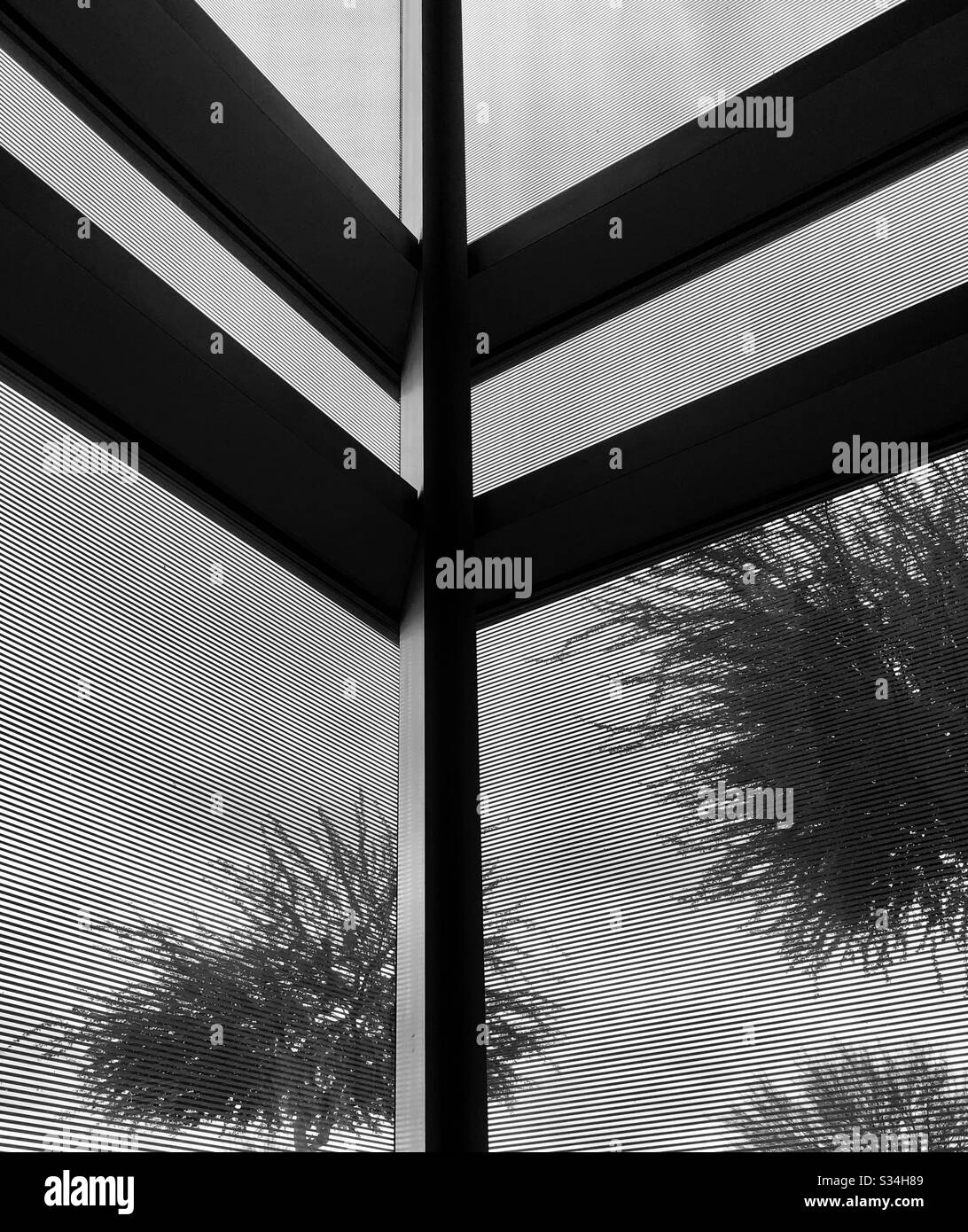 Corner, screened, structural design, strong, simple, lines, sturdy ...