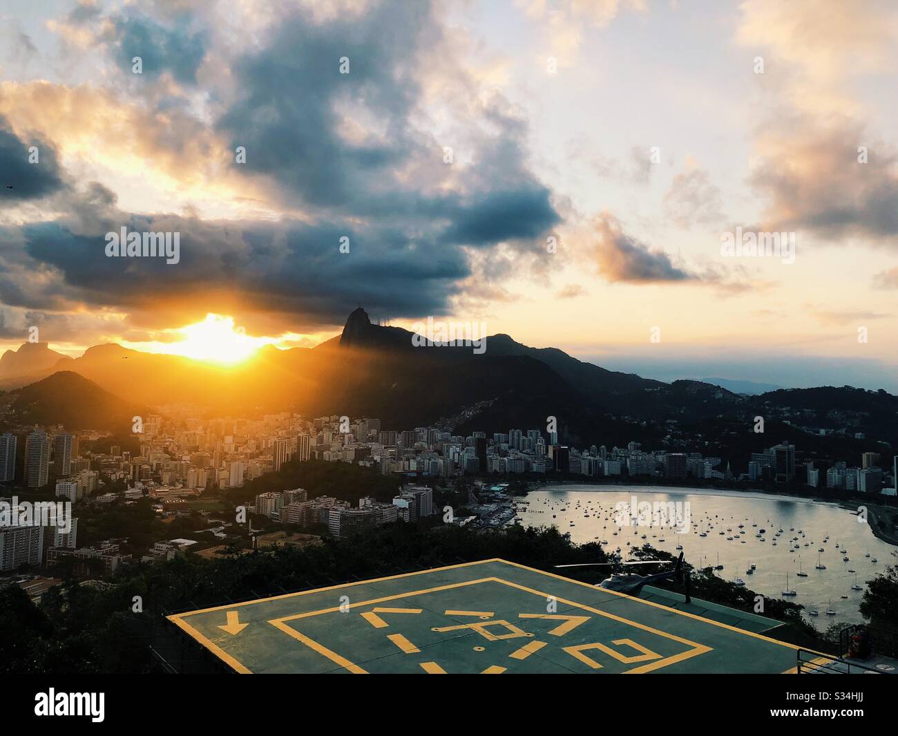 Cristo rio sunset hi-res stock photography and images - Alamy