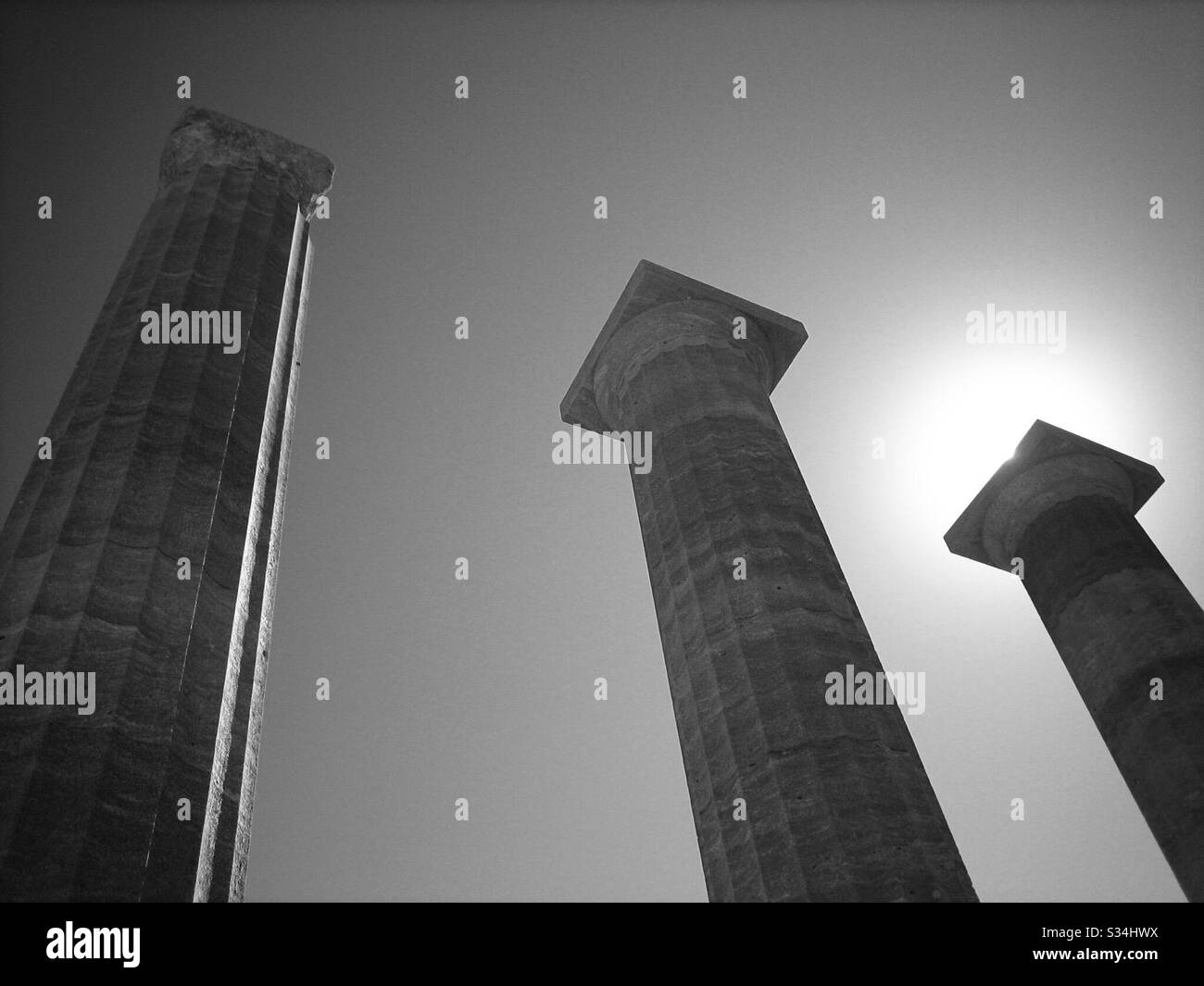 Tall Greek columns Stock Photo - Alamy