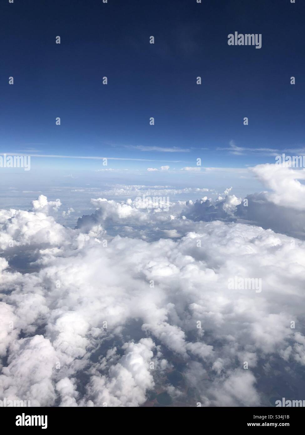 Flying view hi-res stock photography and images - Alamy