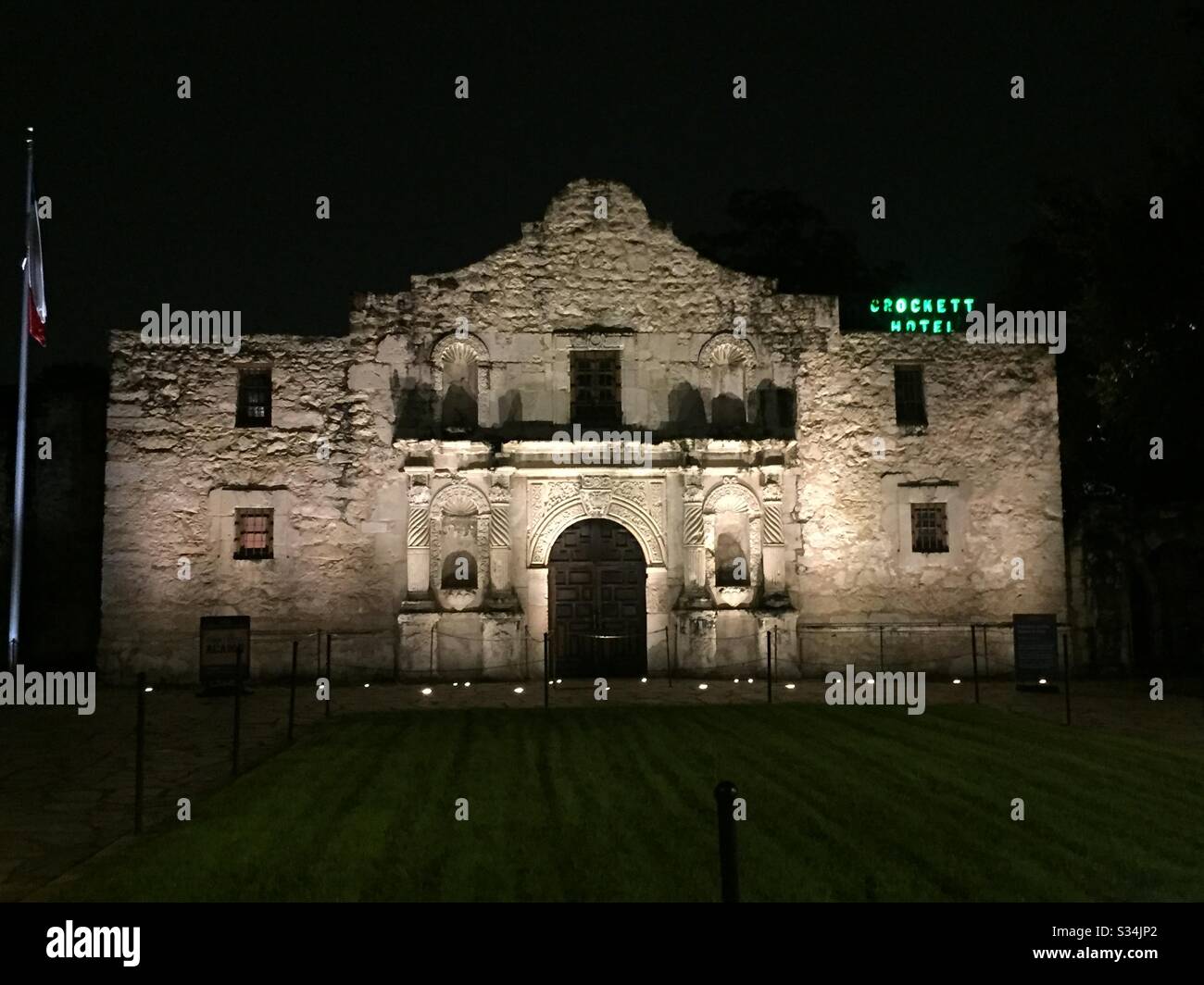 The alamo at night hi-res stock photography and images - Alamy