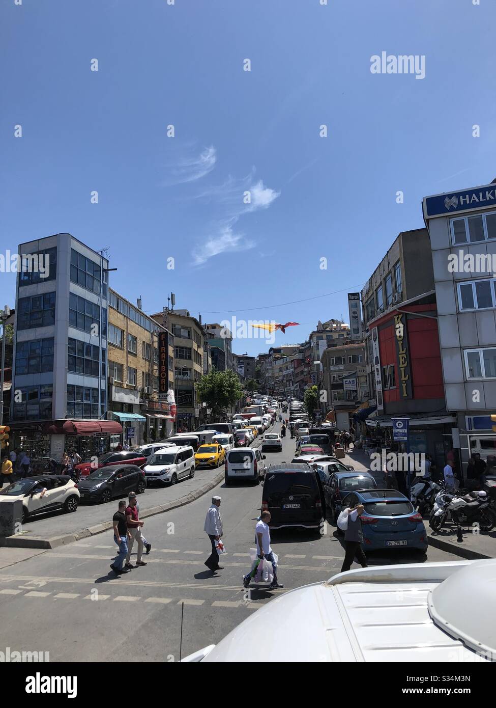 Busy streets of Istanbul Stock Photo - Alamy