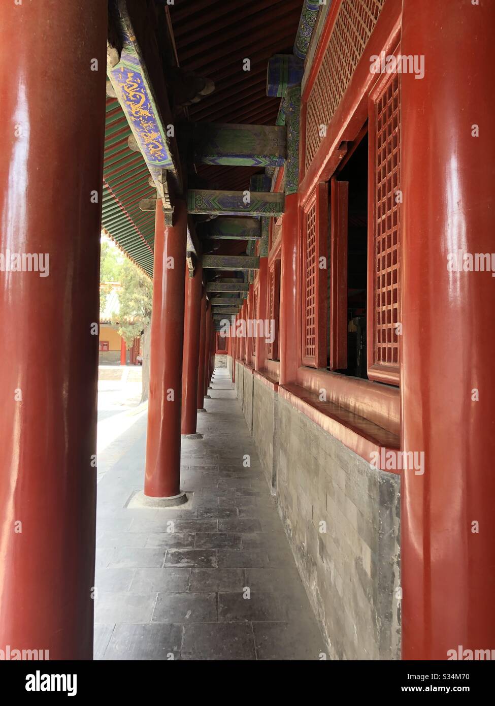Red wall temple hi-res stock photography and images - Alamy