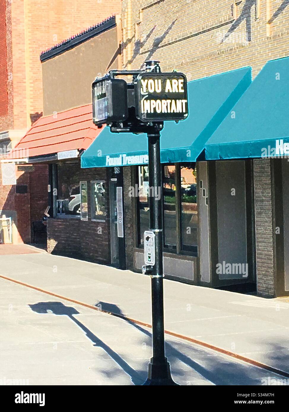 Important sign hi-res stock photography and images - Alamy