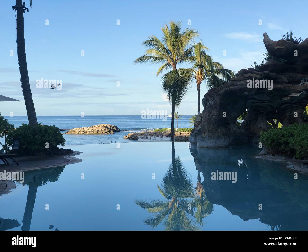 Hawaii pool hi-res stock photography and images - Alamy
