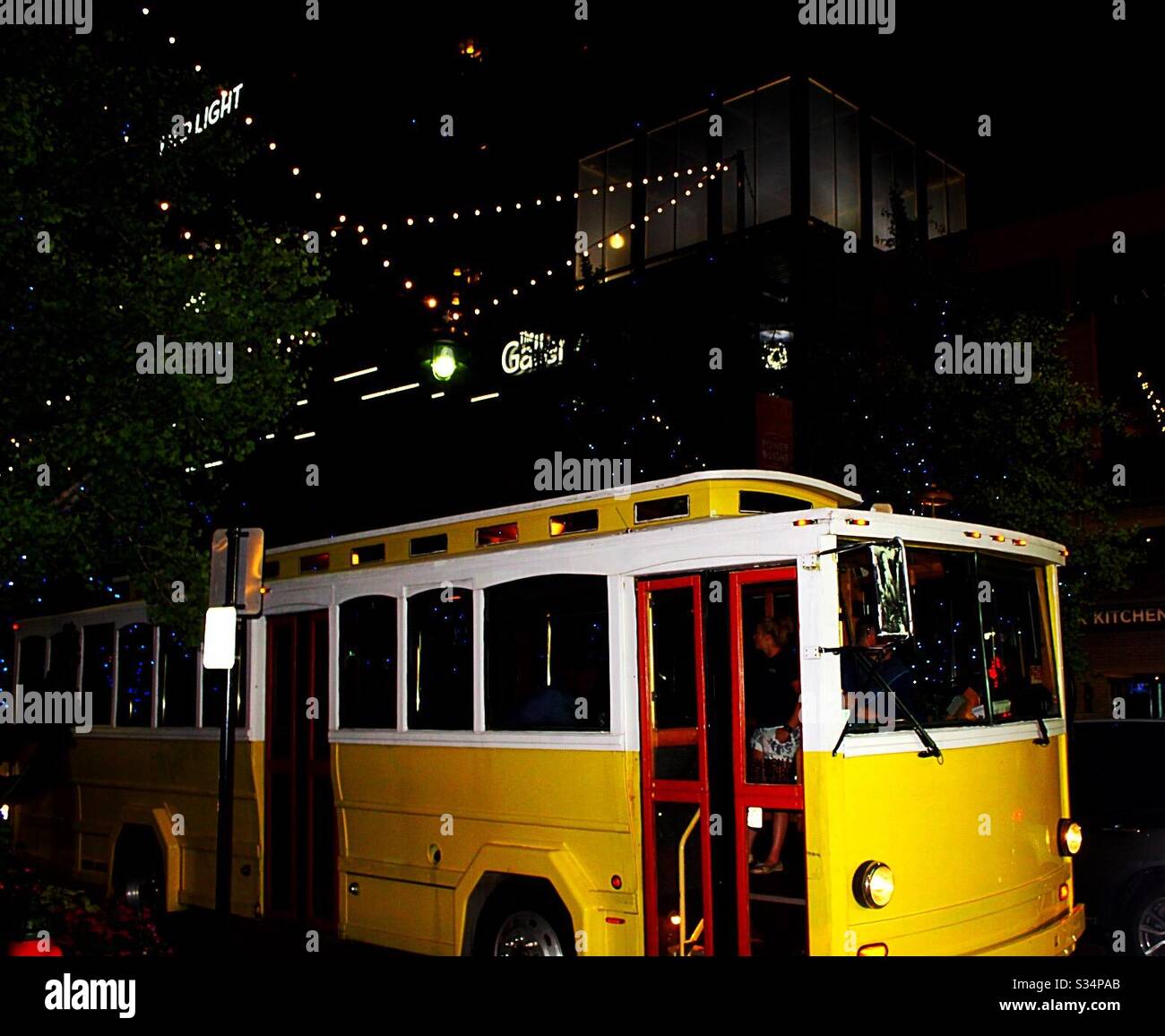 Yellow trolley bus hi-res stock photography and images - Alamy