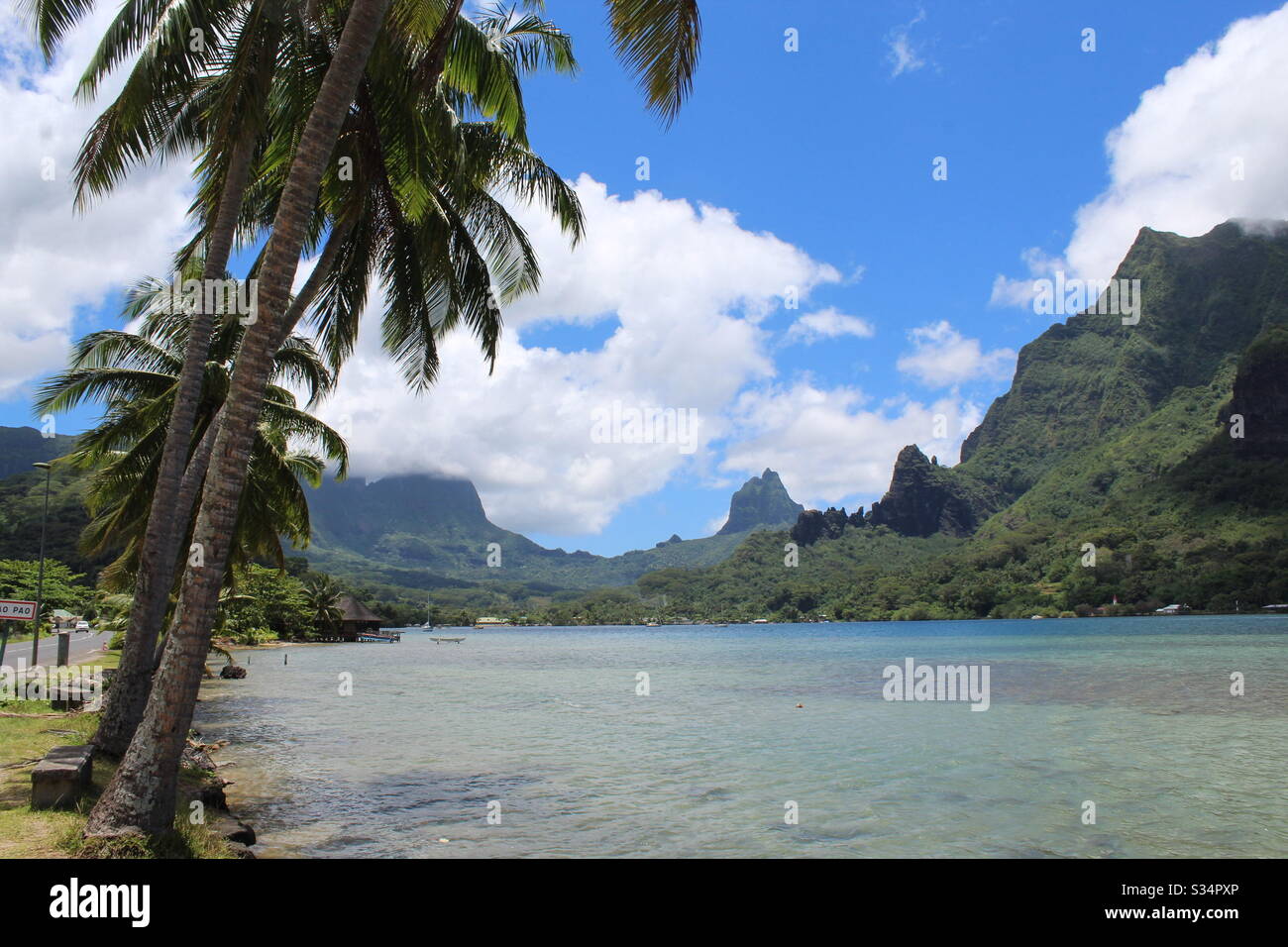 Moorea french polynesia cooks bay hi-res stock photography and images ...