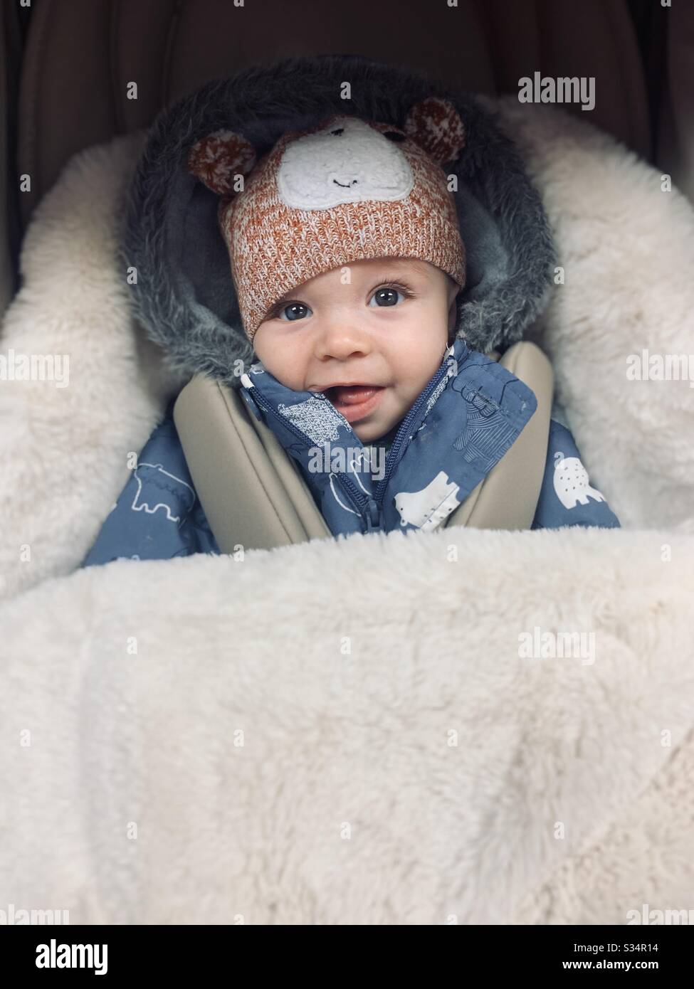 Baby in pram with nanny or nursemaid hi-res stock photography and ...