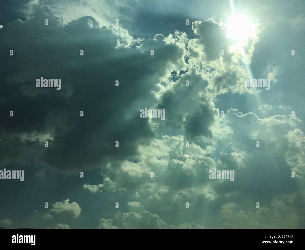 Simple sky and clouds hi-res stock photography and images - Alamy