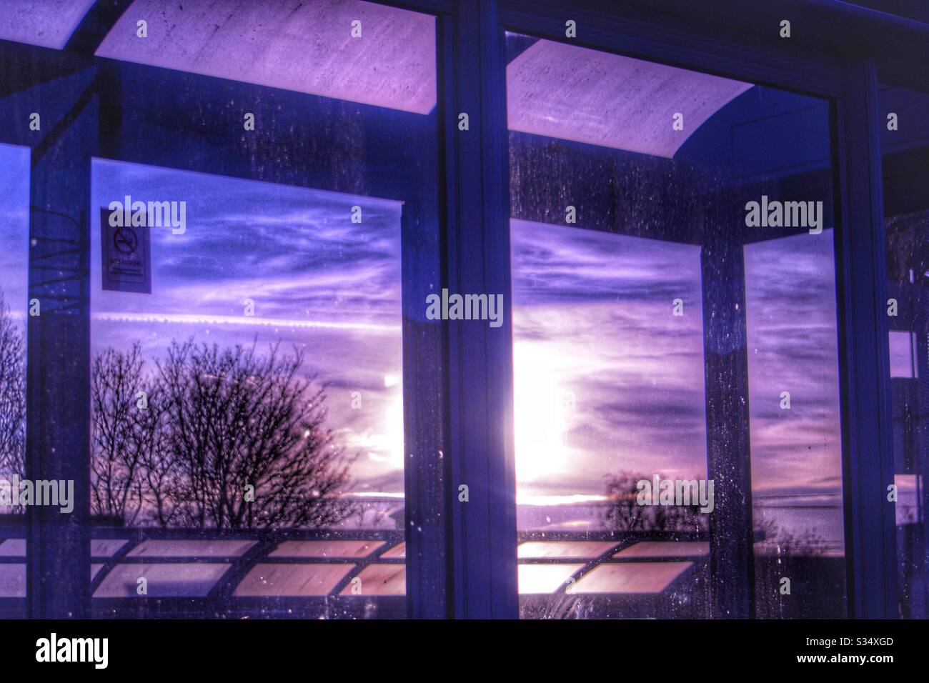 Sun through glass hi-res stock photography and images - Alamy