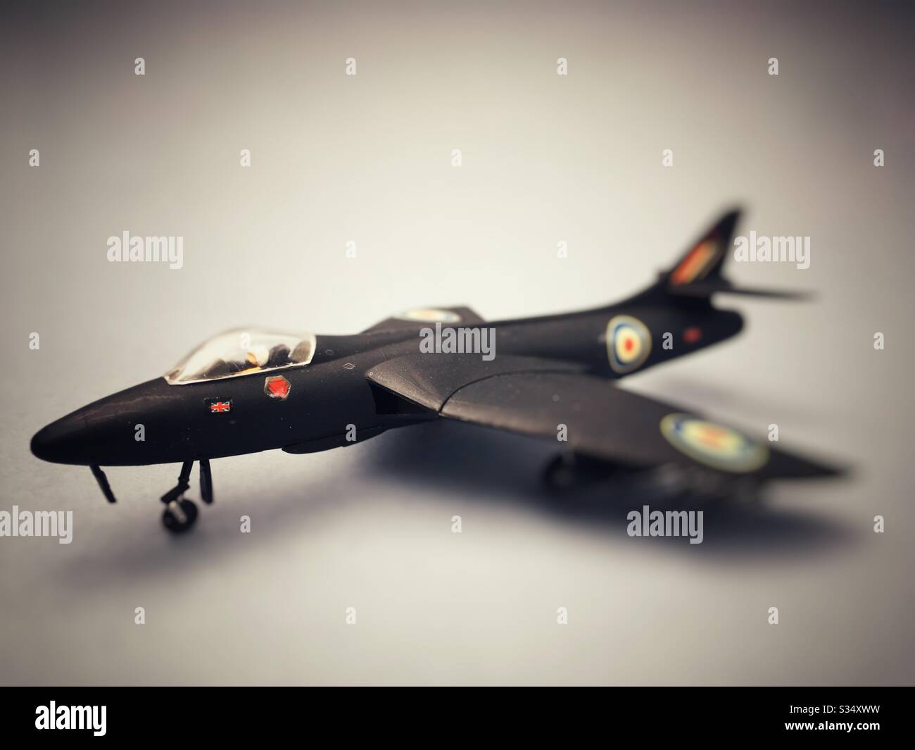 Airfix 1/72 scale Hawker Hunter Cold War era plastic model aircraft ...