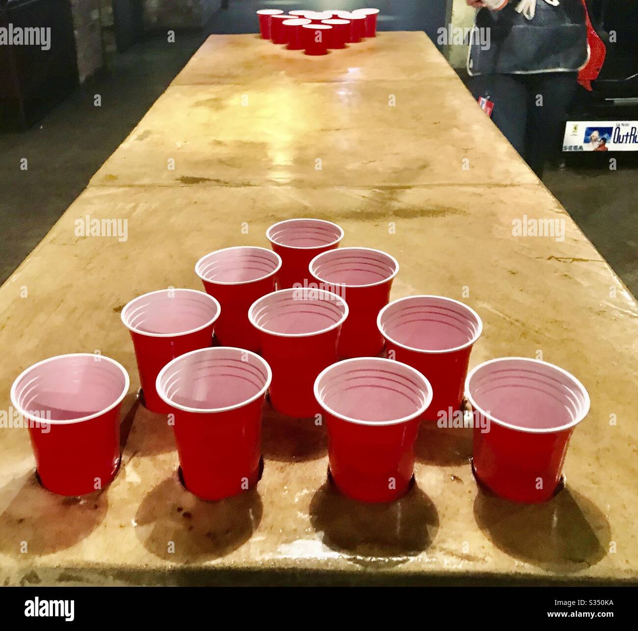 Beer pong hi-res stock photography and images - Alamy