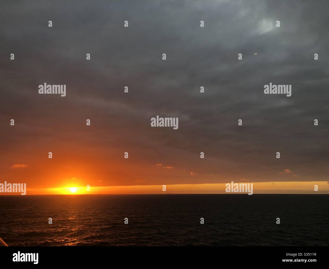 Sun rise hi-res stock photography and images - Alamy