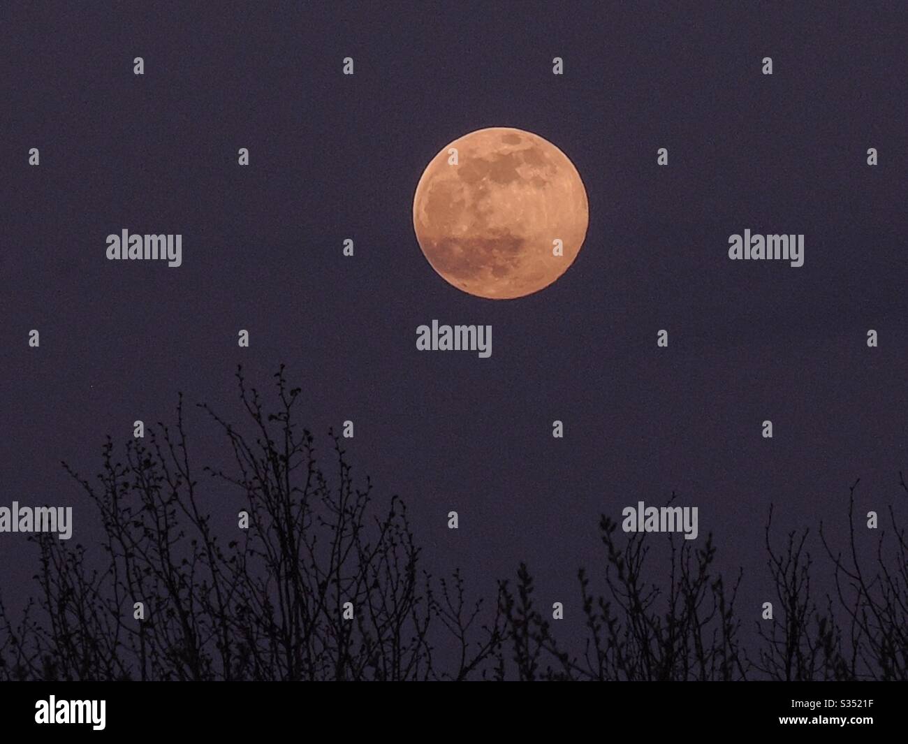 Perigee la hi-res stock photography and images - Alamy