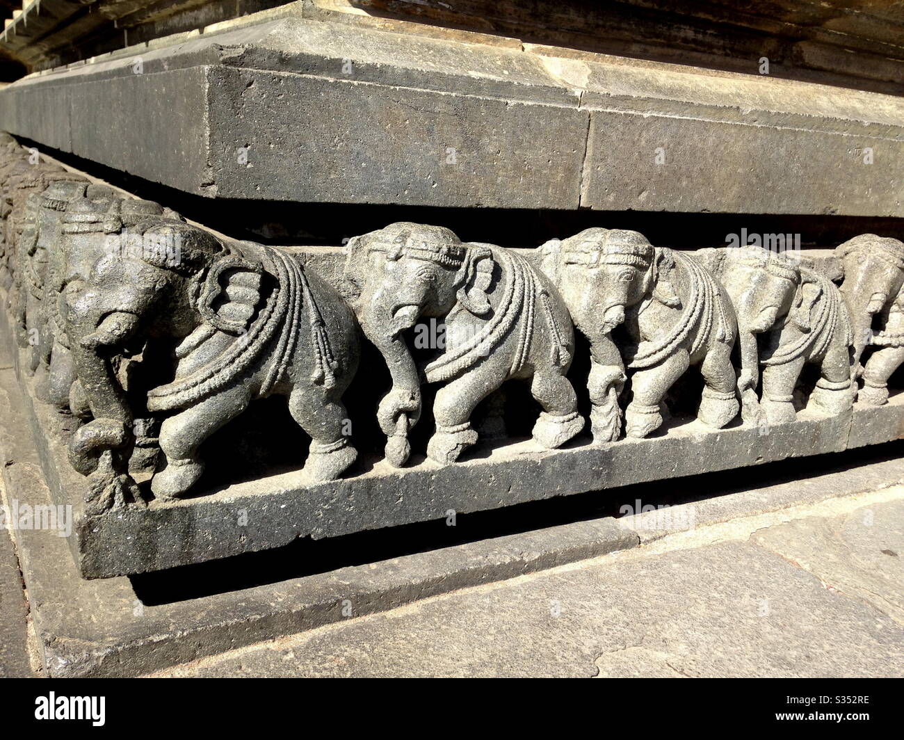Sculpture belur temple hi-res stock photography and images - Alamy