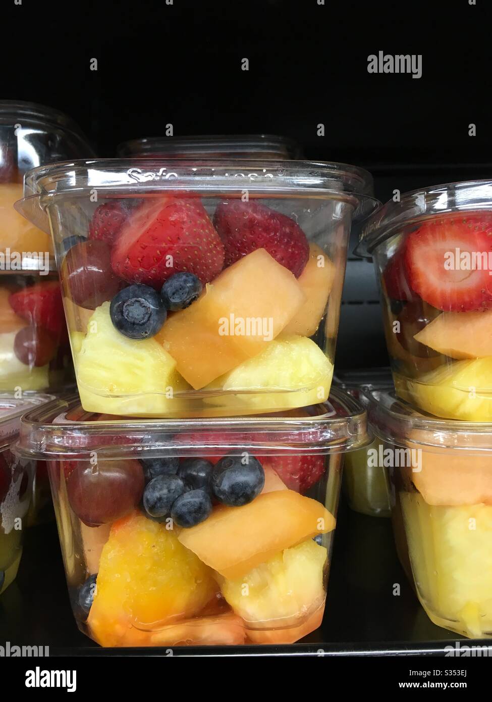 Cut fruit hi-res stock photography and images - Alamy